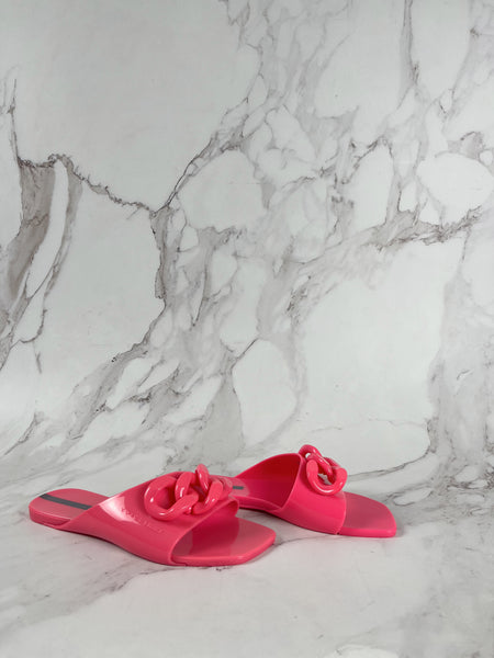 AVOLTO PINK – Javiera Poch